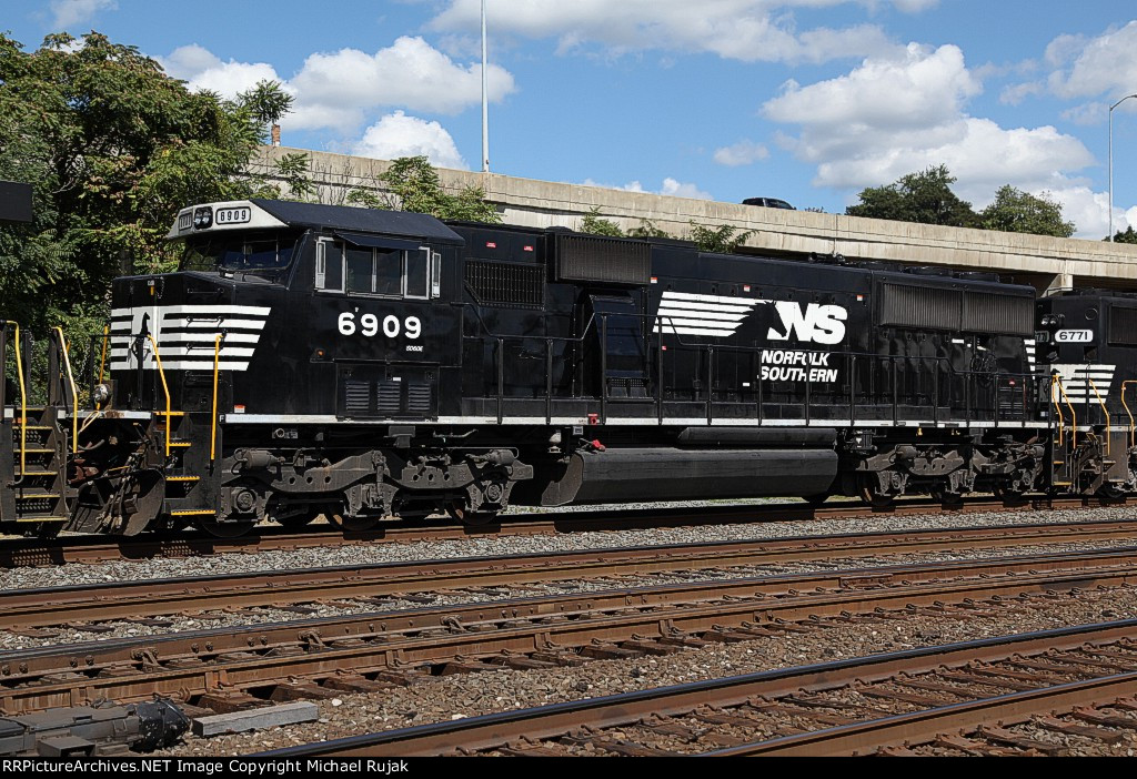 NS 6909